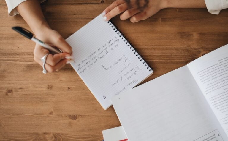 13 SMART Goals Examples for Learning Spanish - Success in Depth